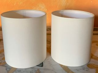 due piccoli paralumi cilindrici attacco piccolo