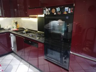 Cucina lucida bordeaux