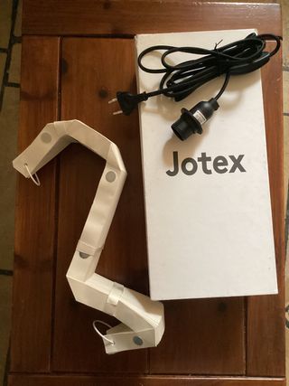 Lampada da tavolo in cartapesta