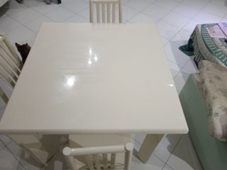 Tavolo quadrato con apertura a libro più 4 sedie