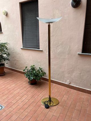 Lampada da terra artemide tebe