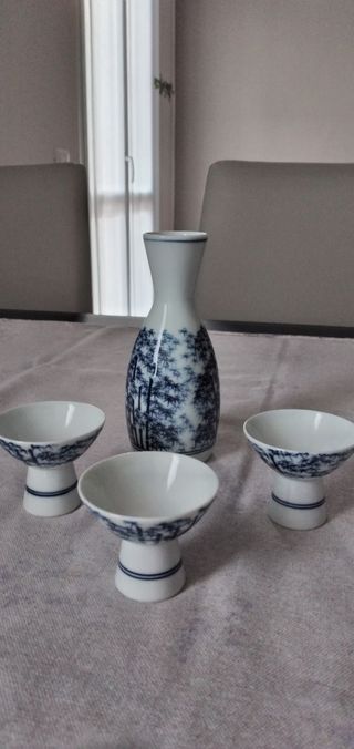 Set vintage da sake in porcellana orientale