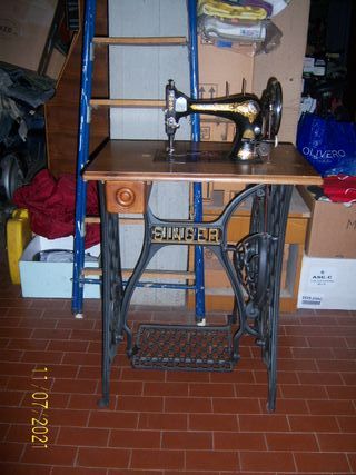 Macchina per cucire d' annata
