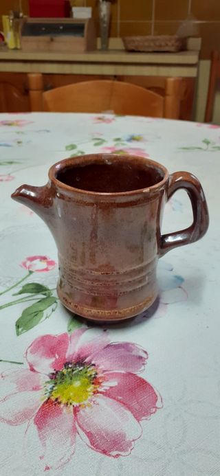 brocca in terracotta