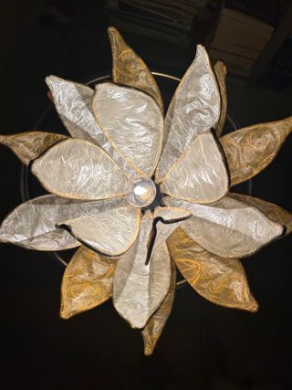 lampada da tavolo in ferro battuto e carta di riso