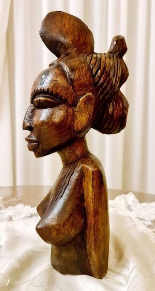 Scultura mezzo donna Busto in legno intagliato