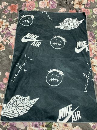 plaid tema nike