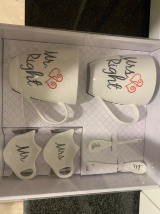 set tazze+cucchiaini+piatti