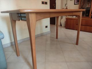 Tavolo in legno pieghevole