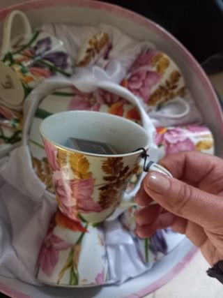 6 tazze da the +zuccheriera [porcellana]]