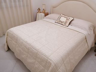 Copriletto trapuntato effetto seta