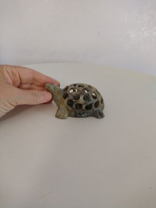 Tartaruga in pietra dura
