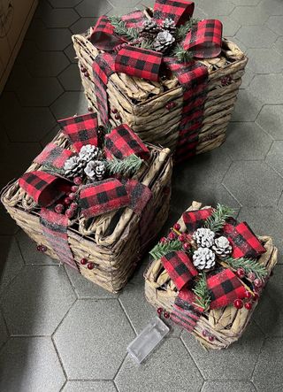 Tris pacchi regalo luminosi Natale