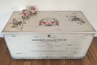 Baule shabby in legno massello