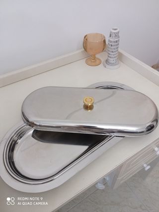 Vassoio in acciaio per pietanza di pesce