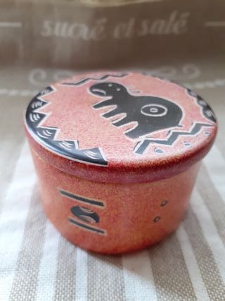 Scatolina, contenitore in pietra decorata