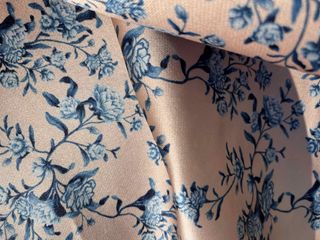 Tessuto raso cipria floreale celeste