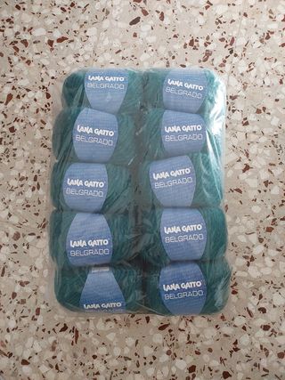 Gomitoli di lana gatto