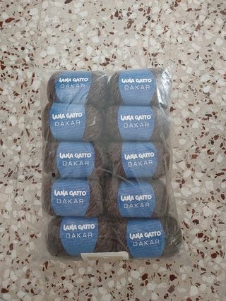 Gomitoli di lana gatto