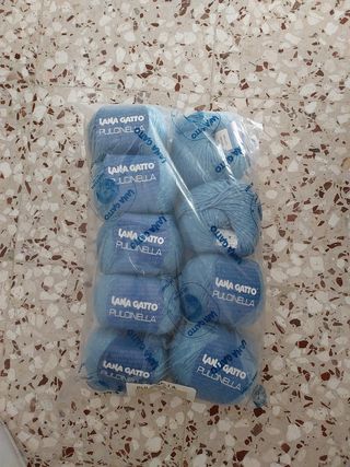 Gomitoli di lana gatto