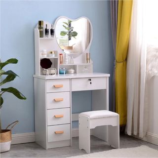 mobile beauty con speccio a cuore  con sgabello