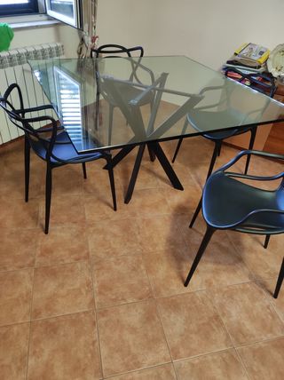 Tavolo cristallo con 4 sedie