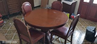 Tavolo allungabile con 4 sedie