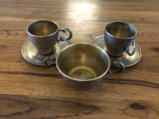 Set di 3 tazze  e 2 piattino in metallo argentato