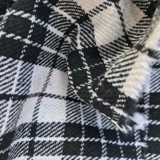 Scampolo tessuto scozzese bianco e nero