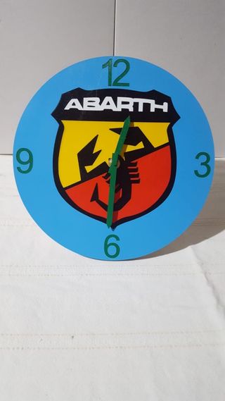 Orologio da parete in legno