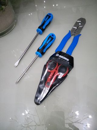 Cacciavite irimo spelafili e forbice
