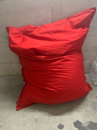 cuscino puff gigante rosso