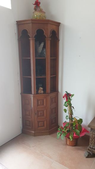 Angoliera tradizionale in legno