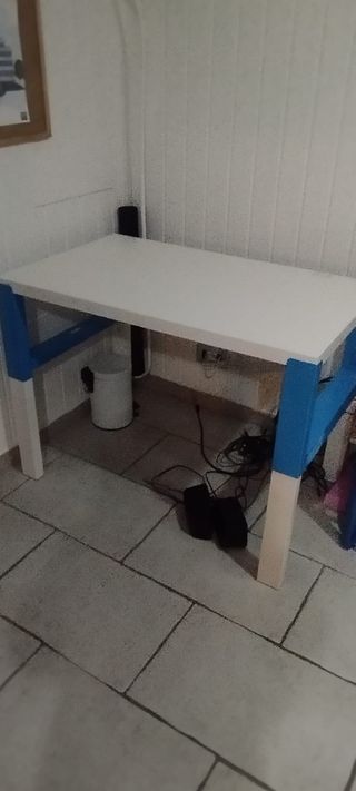 Scrivania e sedia Ikea per Bambini