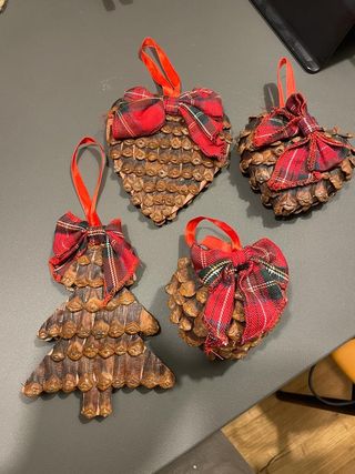 Decorazioni Natalizie con pigne