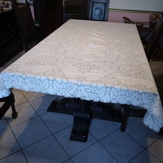 Tovaglia in sfilato siciliano
