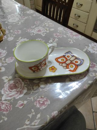 Tazza con vassoio
