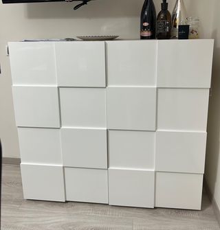 mobile bianco lucido