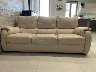 Divano a tre posti di pelle