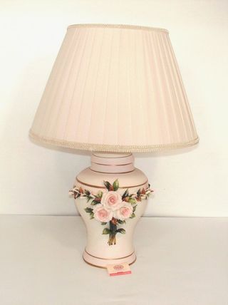 ABAT JOUR  IN PORCELLANA CAPODIMONTE