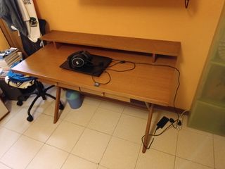 Vendo scrivania ottime condizioni