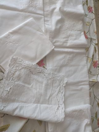 2 copricuscini 1 runner 1 lenzuolo