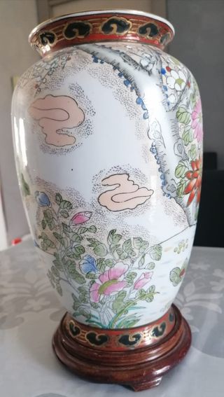 vaso intarsio con base in legno