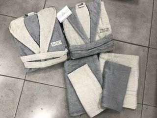 accappatoio più asciugamani