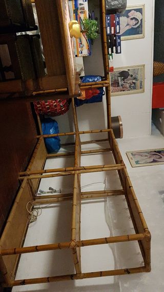 Scaffali in rattan e bambù