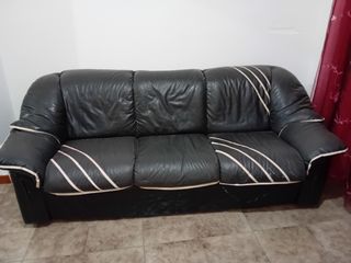 Divano nero in pelle