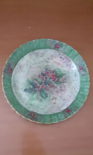 Piatto verde in ceramica natalizio