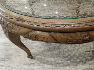 Tavolo in rovere e paglia di Vienna.