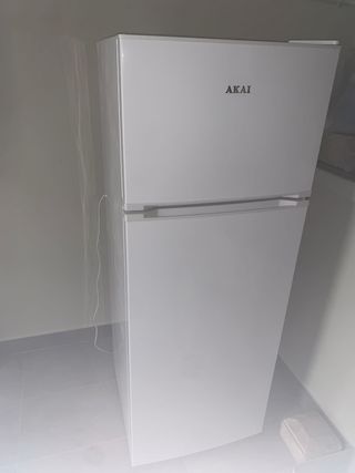 AKAI frigorifero AKFR243V/T con congelatore Libera