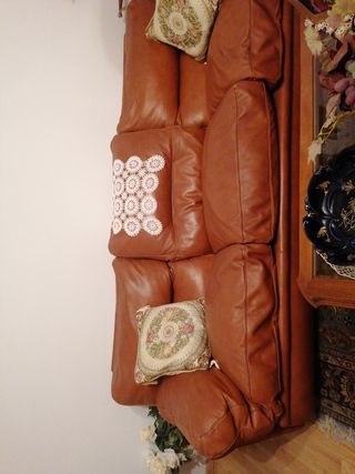 Divano tre posti e due poltrone Frau